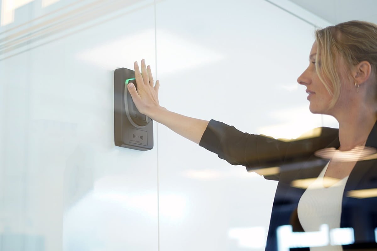 Beveiliging door eenvoud – Palm-ID Card sluit risico’s uit door ...